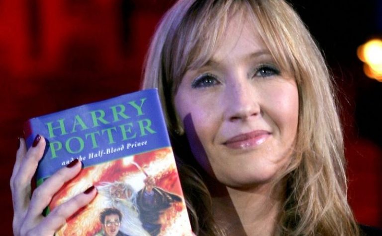 J. K. Rowling - Từ Mẹ Đơn Thân Tới Nữ Nhà Văn Quyền Lực Nước Anh